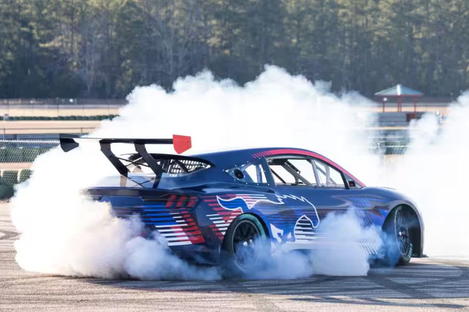 В Ford на базе Mustang Mach-E построили электрический прототип NASCAR ...