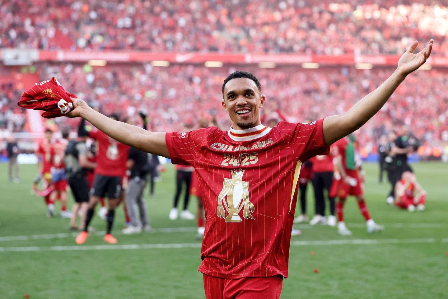 Трент Александер-Арнольд объявил об уходе из Ливерпуля, переход в Реал ...