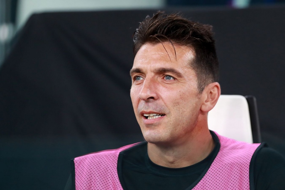 Буффон сравнил Месси и Роналду, подчеркнув их различия в функционале на ...