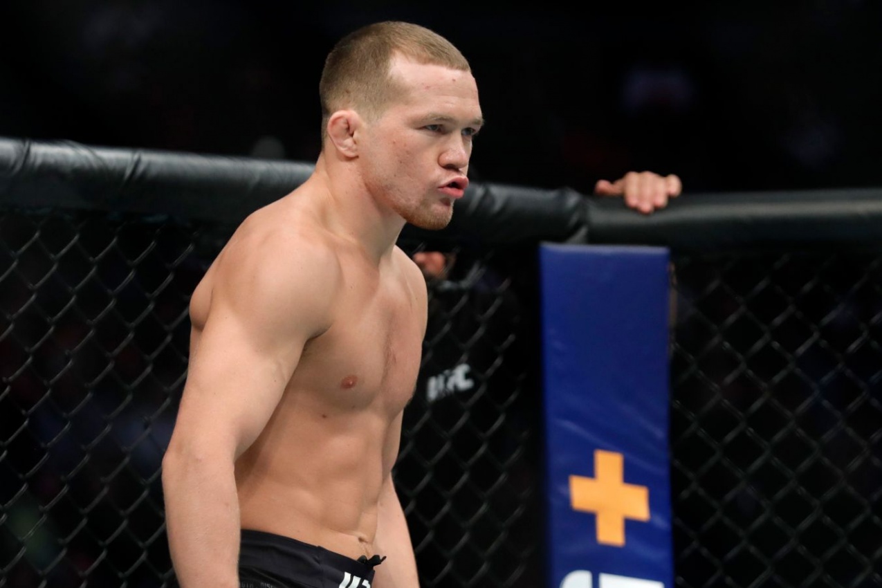 Пётр Ян и Дейвисон Фигейреду впервые провели дуэль взглядов перед боем ...