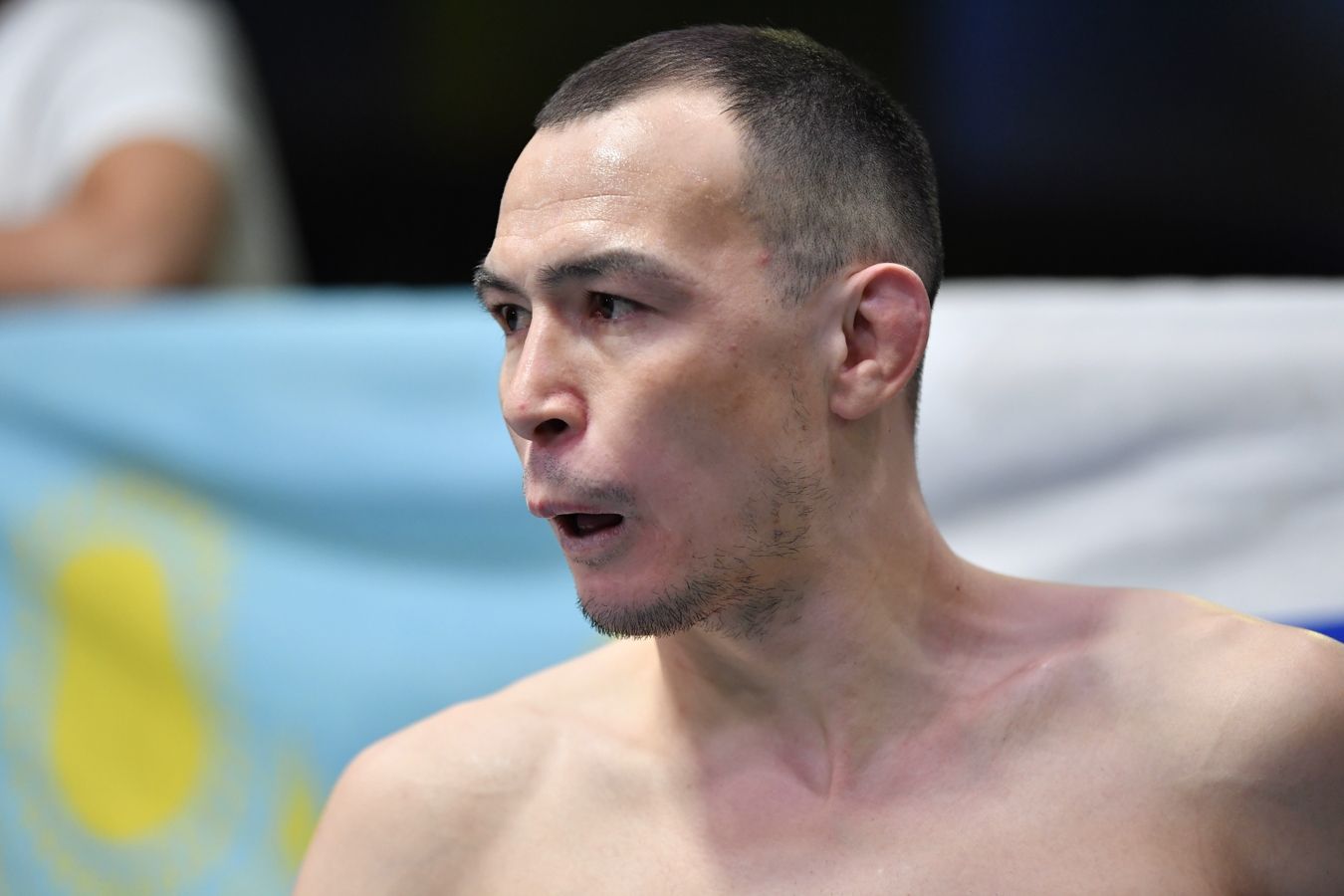 Дамир Исмагулов досрочно победил Алана Патрика на Alash Pride 108 ...