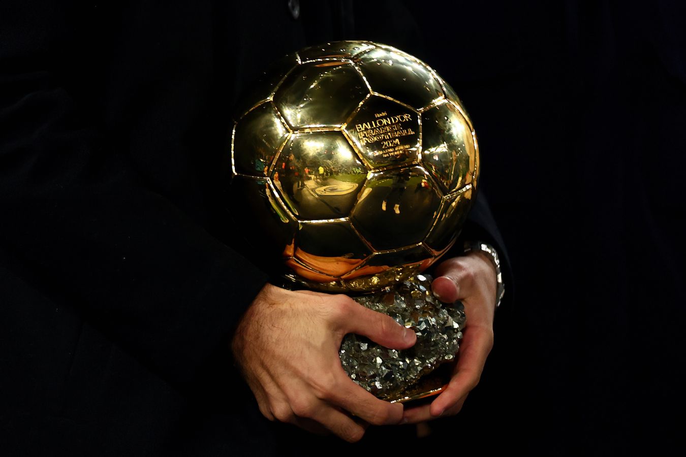 Золотой мяч — 2025: история награды, кто и из чего делает, крали ли ...