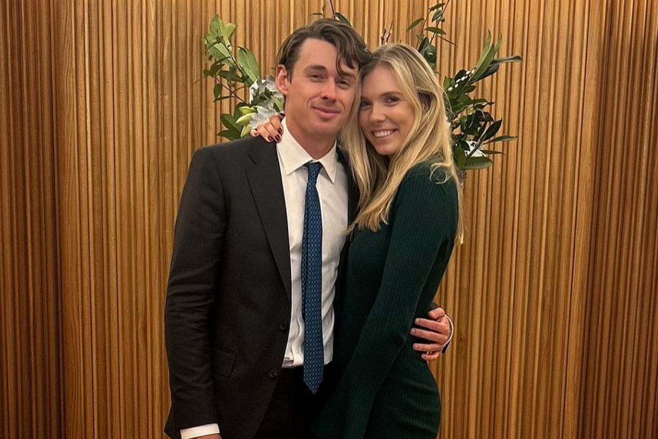 Алекс де Минор и Кэйти Бултер — самая успешная теннисная пара, он всю ...