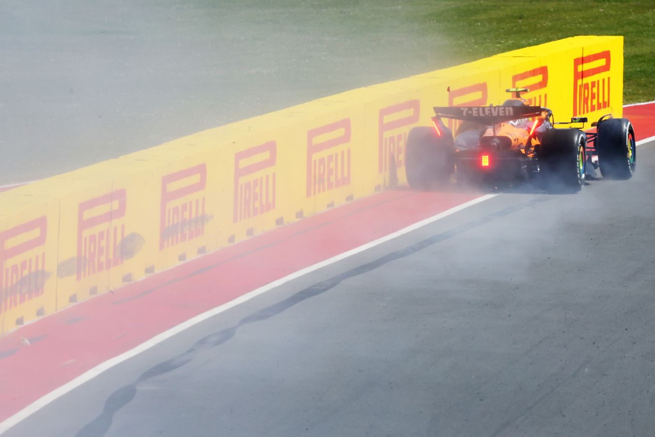 Вильнёв считает, что Гран-при Канады стоило остановить красным флагом ...