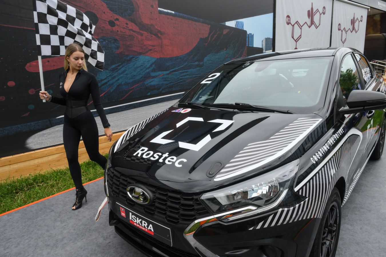 ПМЭФ 2025: АвтоВАЗ представил спортивную версию Lada Iskra - Чемпионат