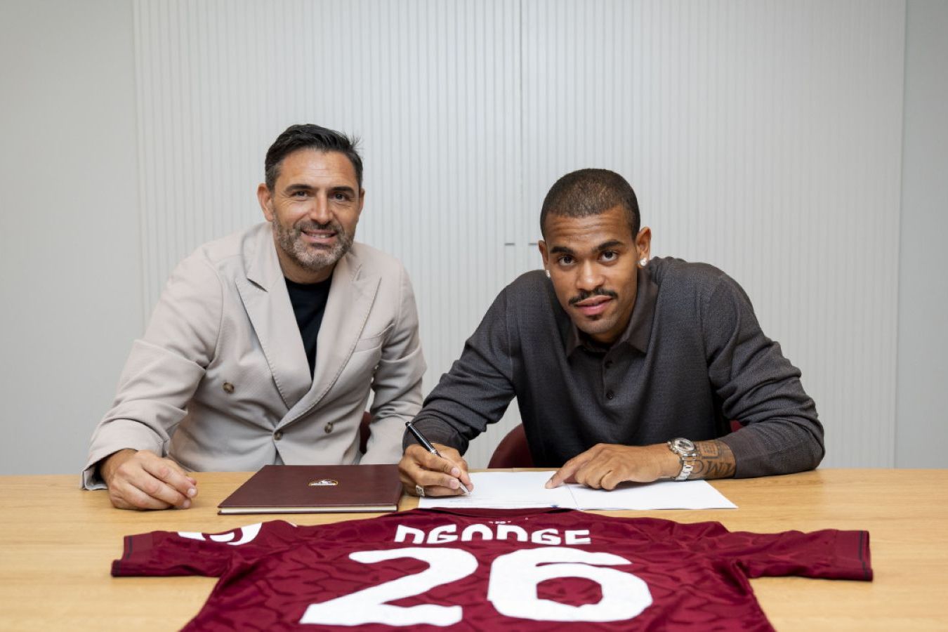 «Наполи» отдал в аренду в «Торино» форварда Сириля Нгонжа - Чемпионат