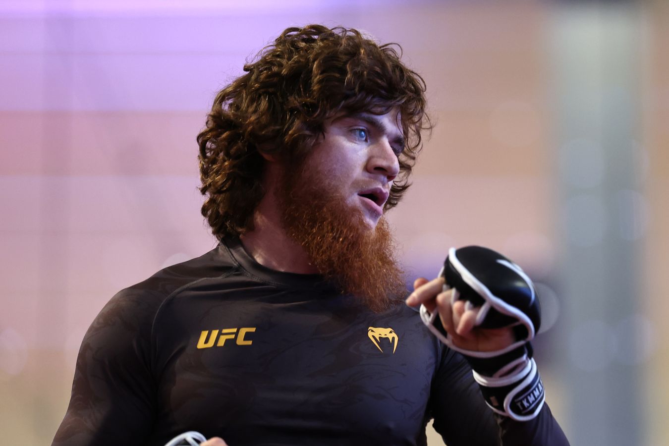 Шара Буллет: штиль окончен, пират снимается с якоря и идёт за добычей ...