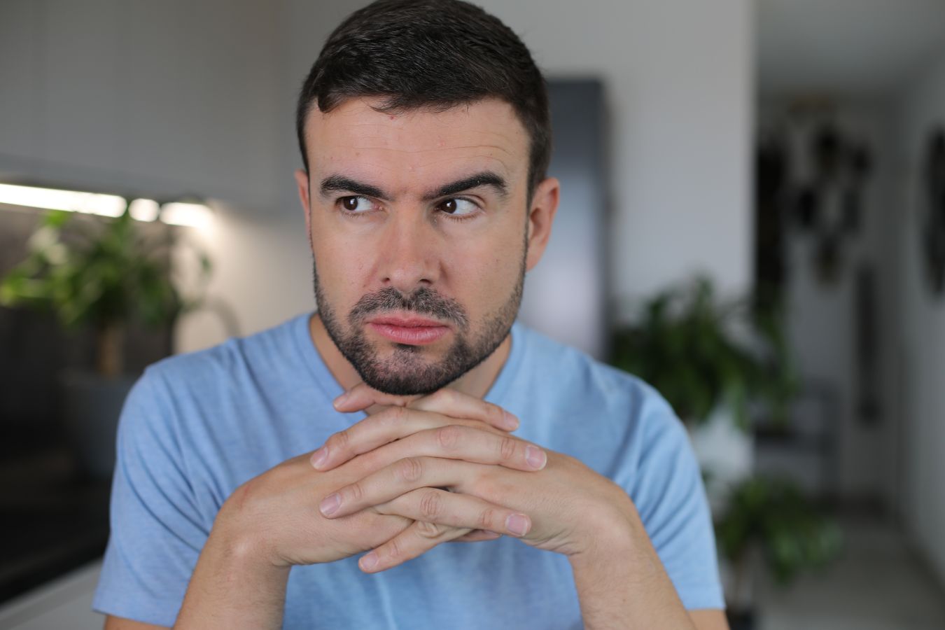 Ханжа: кто это простыми словами, что значит, примеры - Чемпионат