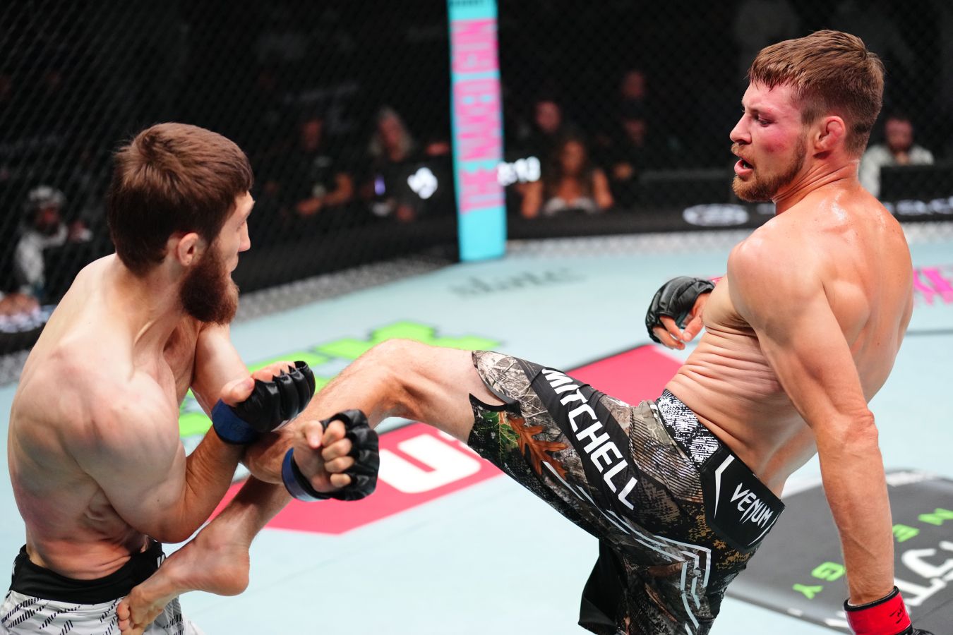 Брайс Митчелл победил Саида Нурмагомедова единогласным решением судей ...