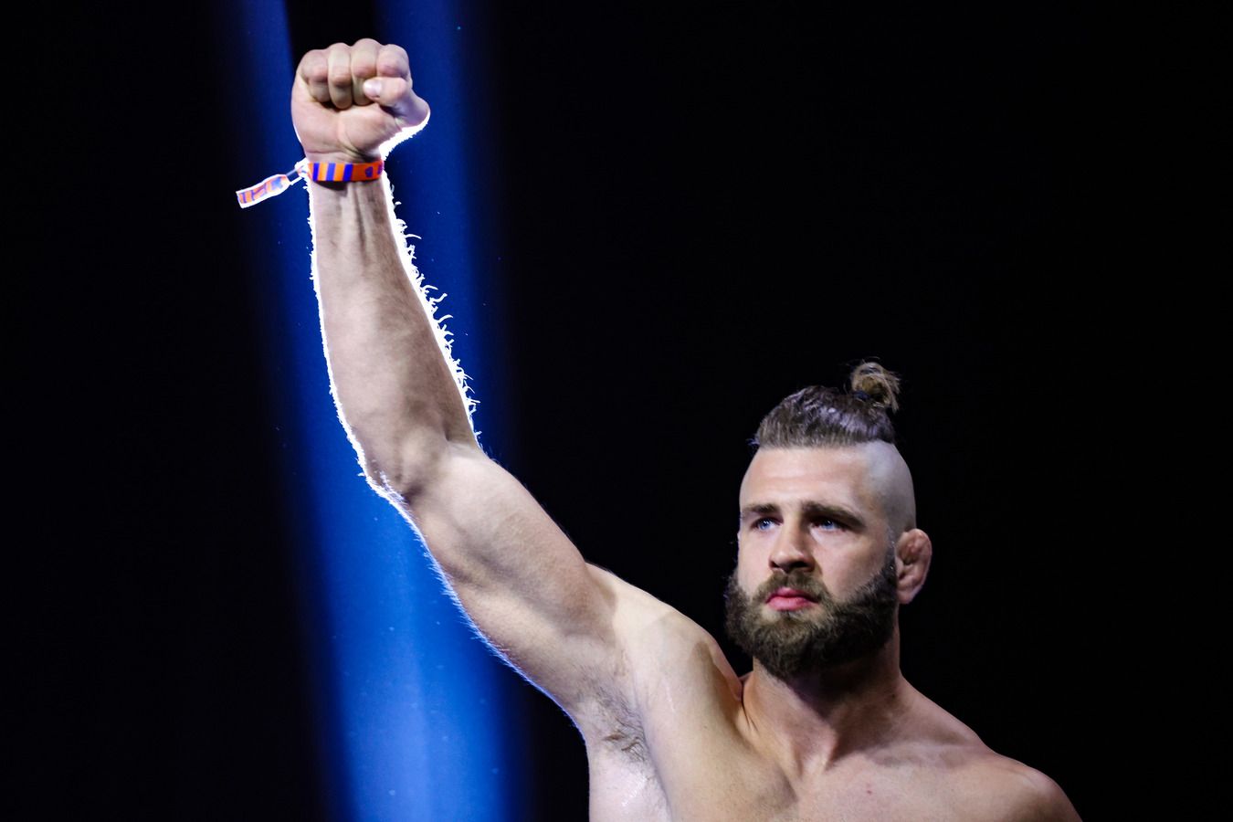 Фото: экс-чемпион UFC Прохазка успешно провёл защиту диплома в ...