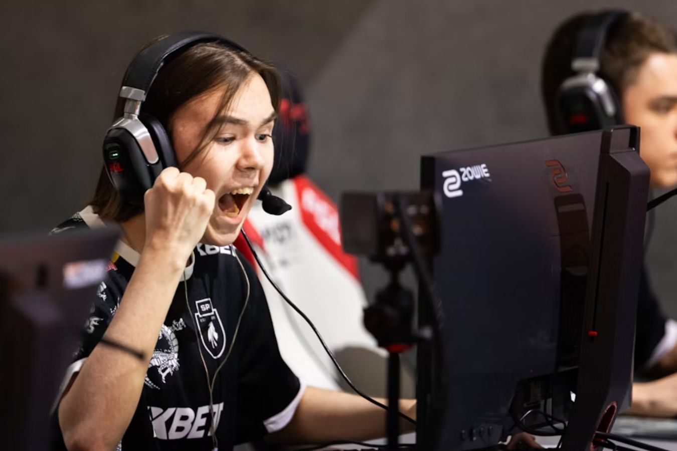 Все игроки состава Team Spirit по CS 2 получили визы в США для участия ...