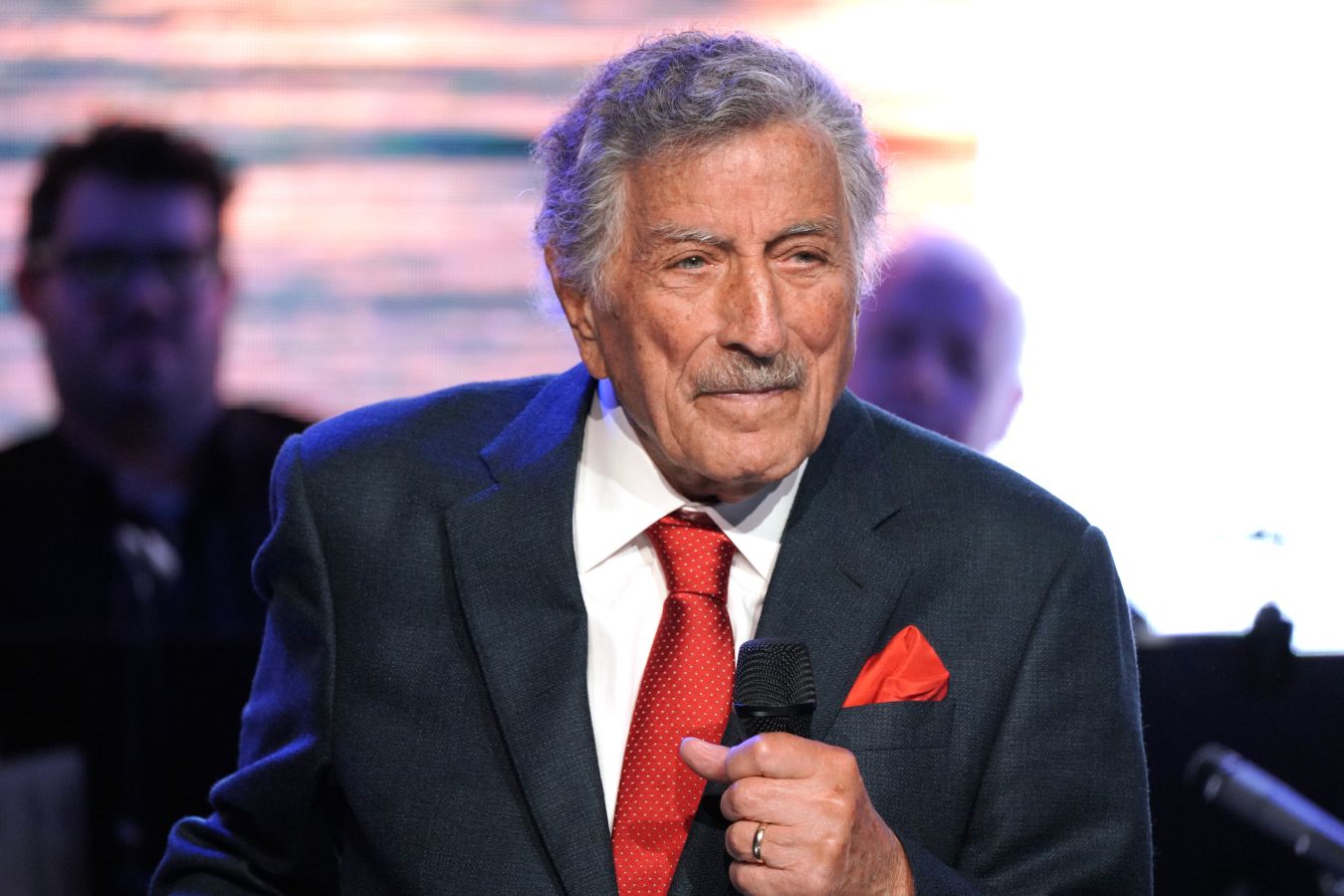 Умер Тони Беннетт, легендарный эстрадный певец и джазовый музыкант ...