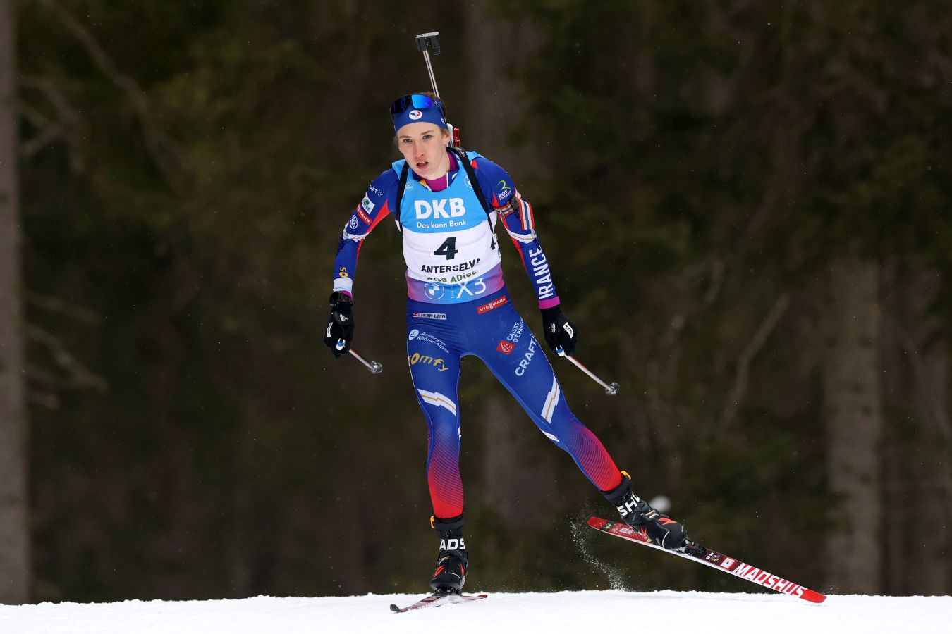 Тренер сборной Франции поделился мнением насчёт сезона биатлонистки ...