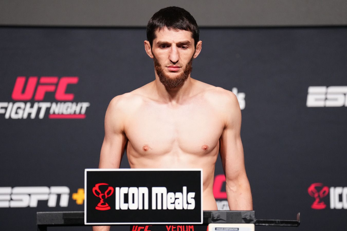 Тагир Уланбеков победил американца на старте турнира UFC 311 - Чемпионат