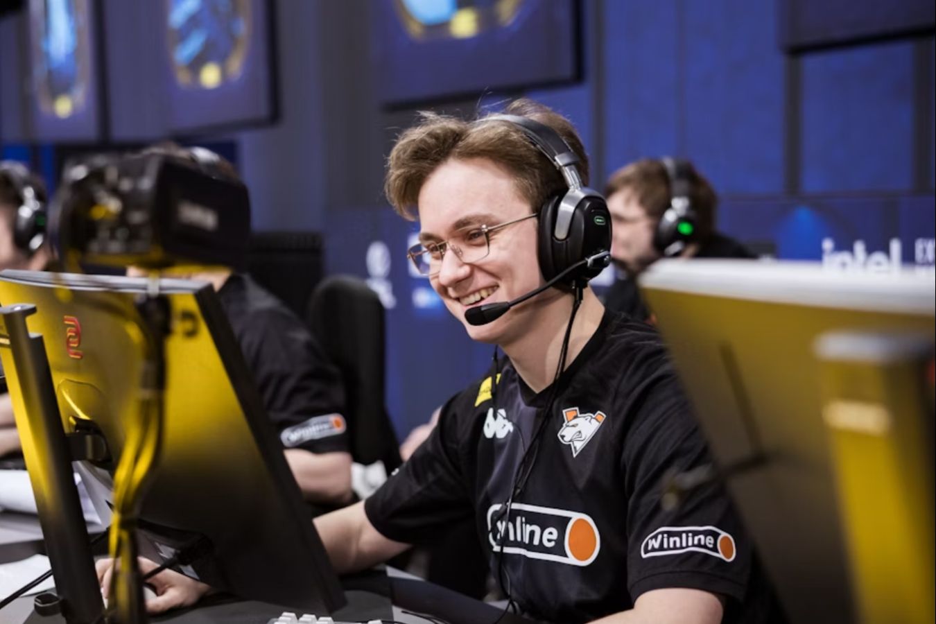 Российская Virtus.pro начала выступление на IEM Katowice 2025 по CS2 с поражения - Чемпионат