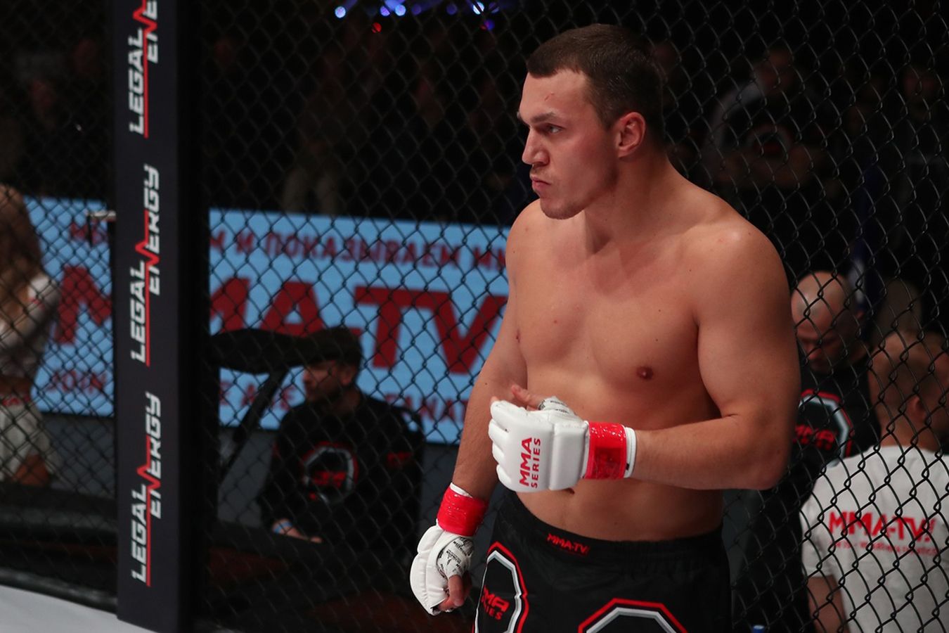 Артём Тарасов, блогер и боец, поп-MMA, ММА Серия, последний бой, Артём Тарасов – Максим Топор ...