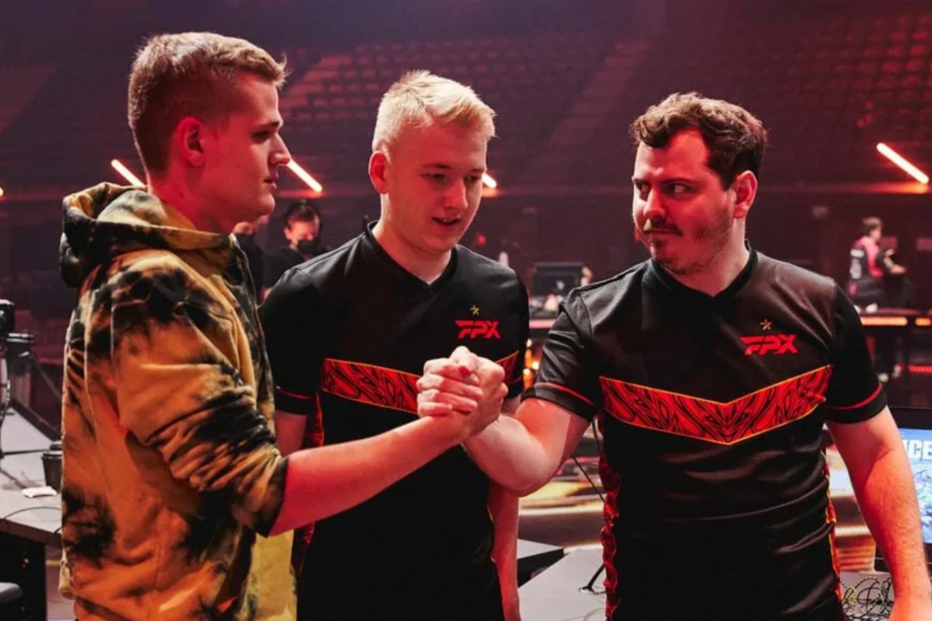 FunPlus Phoenix с двумя россиянами выиграла у XSET в плей-офф ...