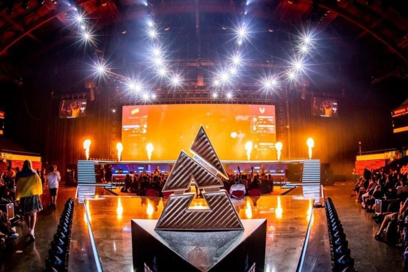 Гранд-финалы турниров от BLAST по Counter-Strike 2 будут проводиться в ...