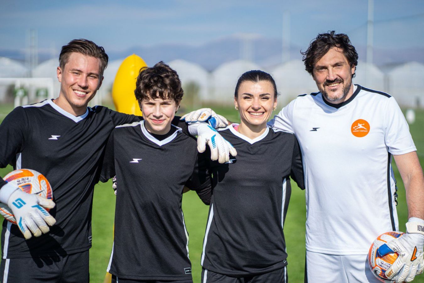 Тренер «Урала» Шпилёв рассказал о визите в один из старейших футбольных клубов мира - Чемпионат