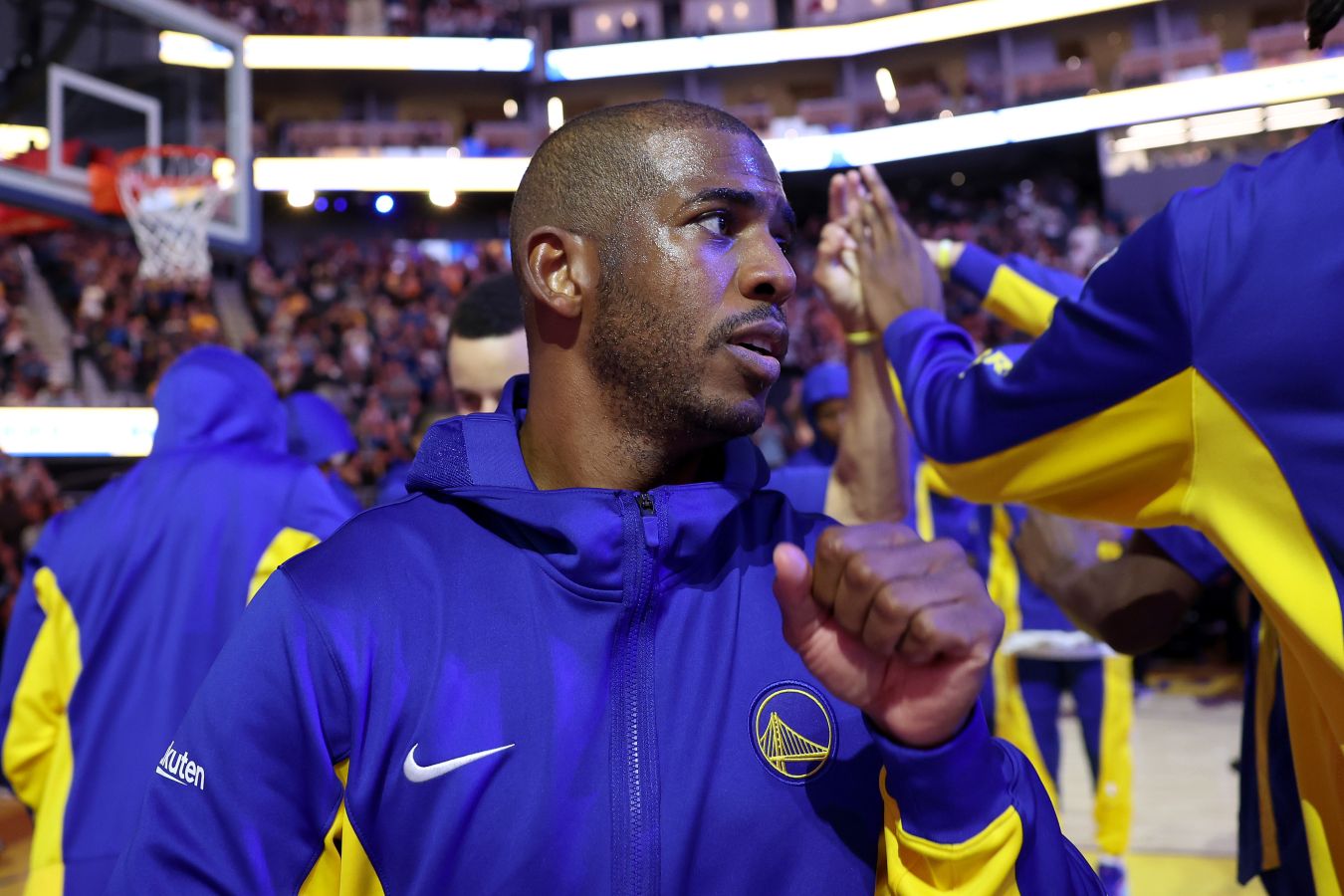 Крис Пол передразнил судью во время матча НБА, показав жест ...