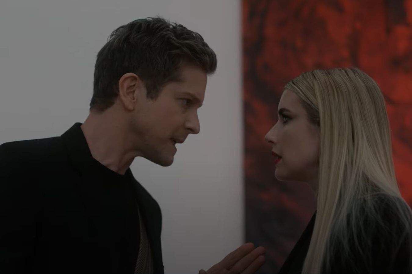 Кара Делевинь и Ким Кардашьян в трейлере 12-го сезона «Американской ...