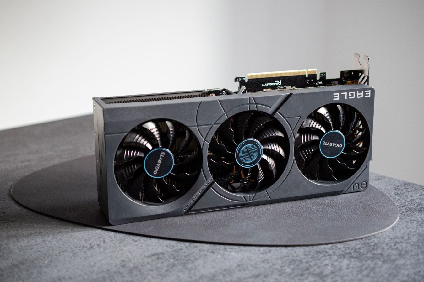 Утекли первые тесты видеокарты RTX 4070 Ti Super — чип едва уступает ...
