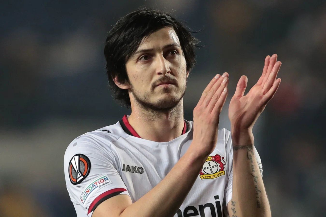 Видео: Сердар Азмун прилетел в Рим для подписания контракта с «Ромой ...