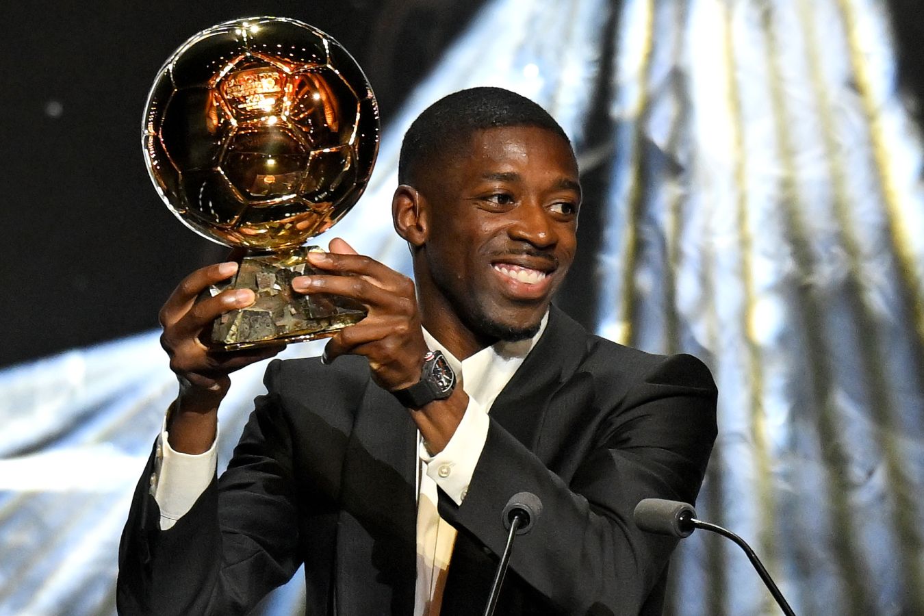 Дембеле: я видел, как Месси выступал в «Барселоне», и теперь стараюсь ...