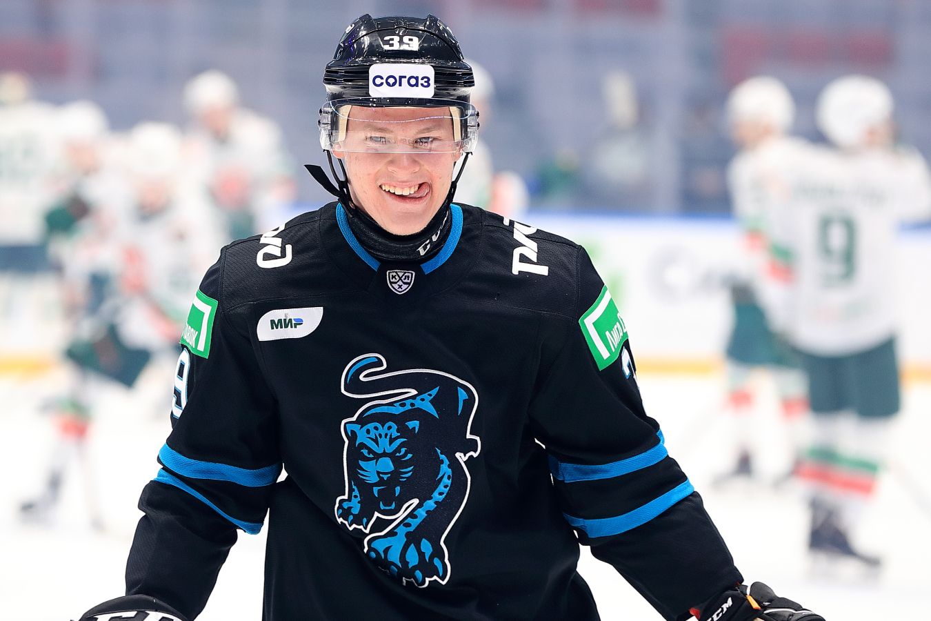 «Он в своём репертуаре». Комментатор Майков — о Матвее Мичкове в НХЛ ...