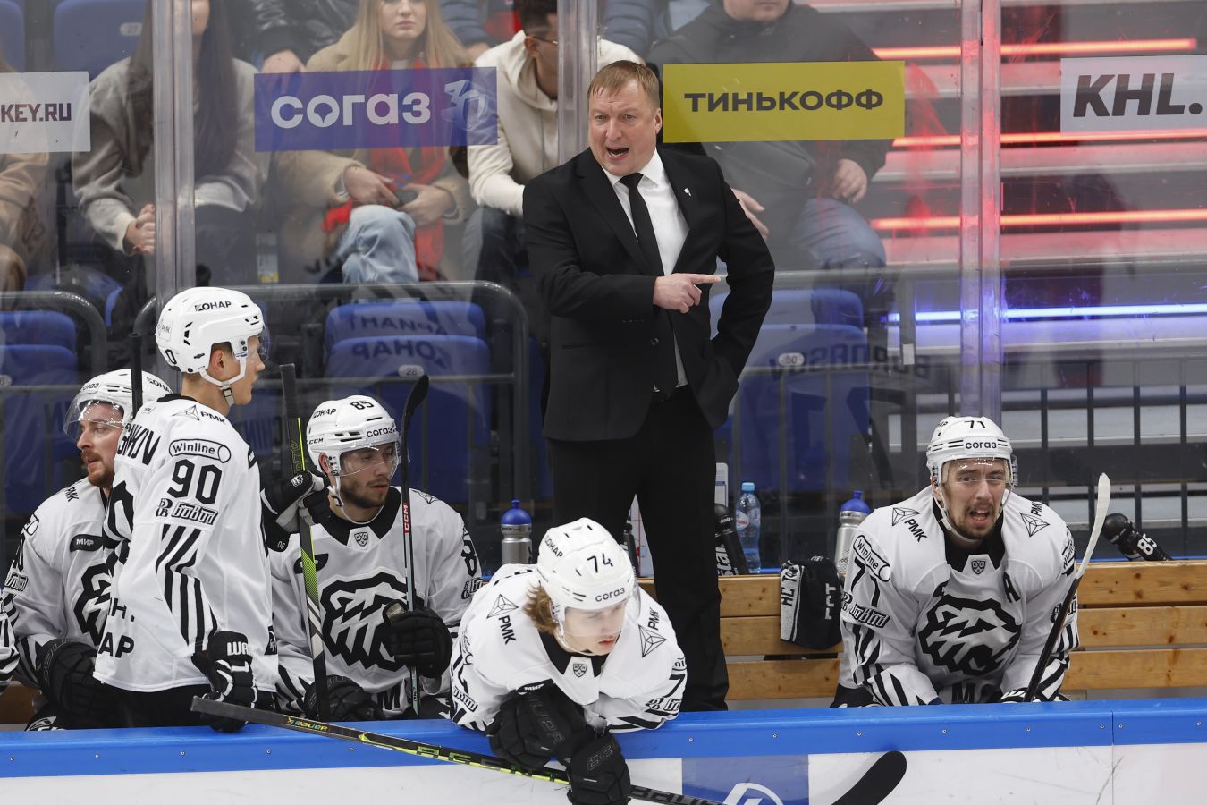 А. Заварухин — о поражении «Трактора»: удаления сломали нам игру ...