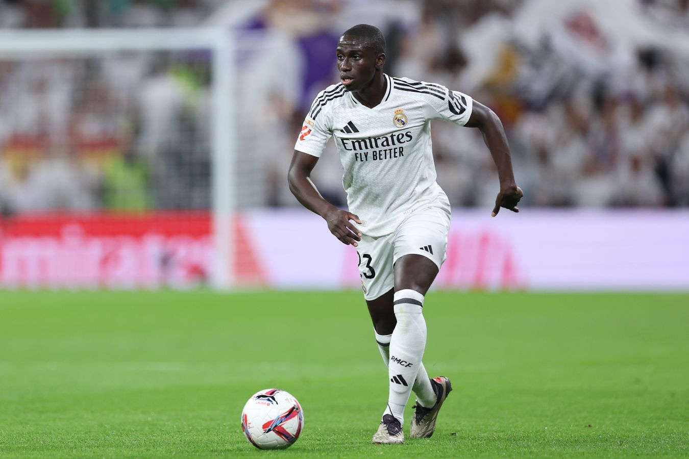 «Реал» сделал заявление по травме Ферлана Менди, полученной в матче ЛЧ ...