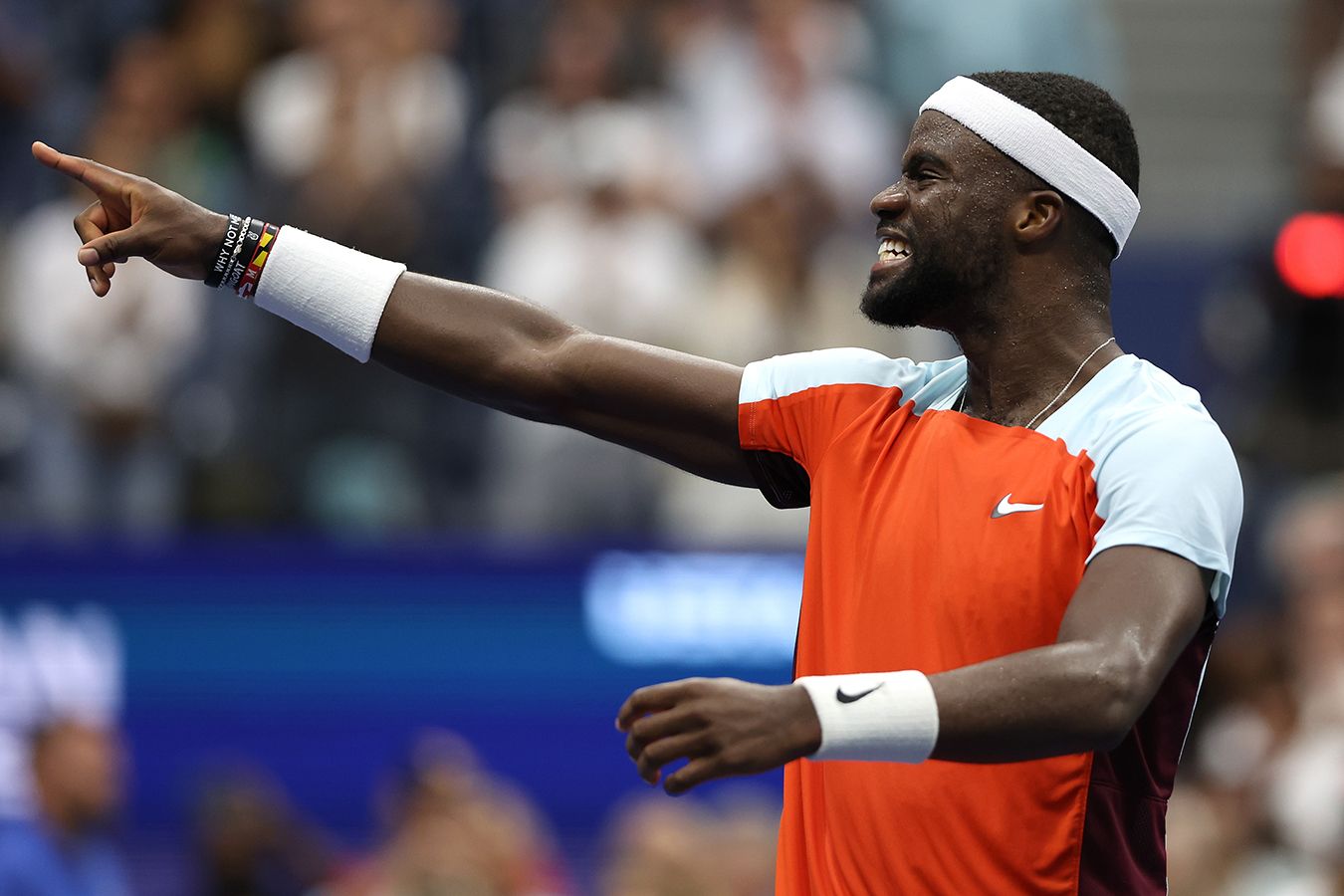 Фрэнсис Тиафо подарил $ 30 тыс. юному теннисисту из Луисвиллского ...