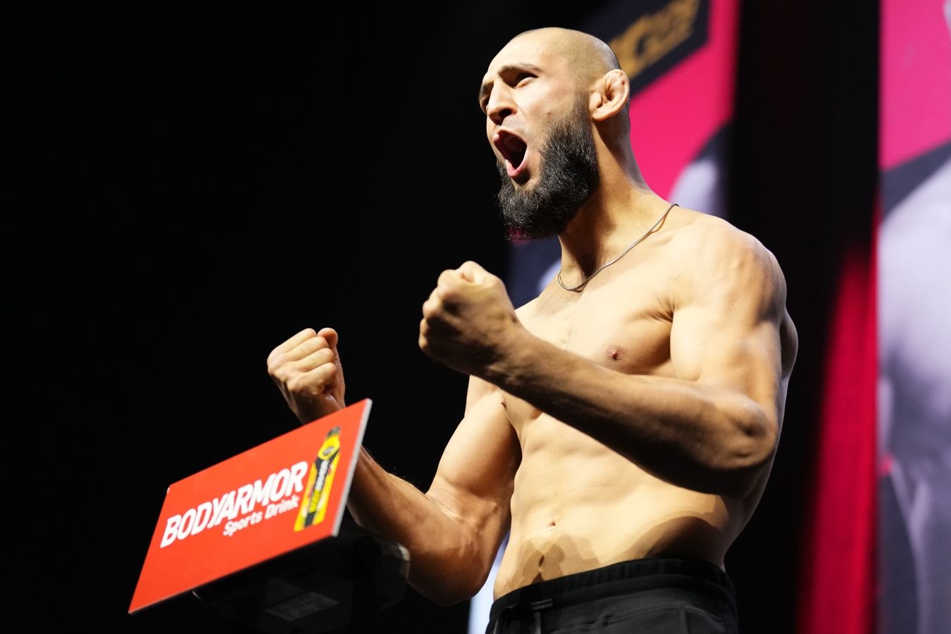 Хамзат Чимаев вышел на серию из восьми побед в UFC - Чемпионат