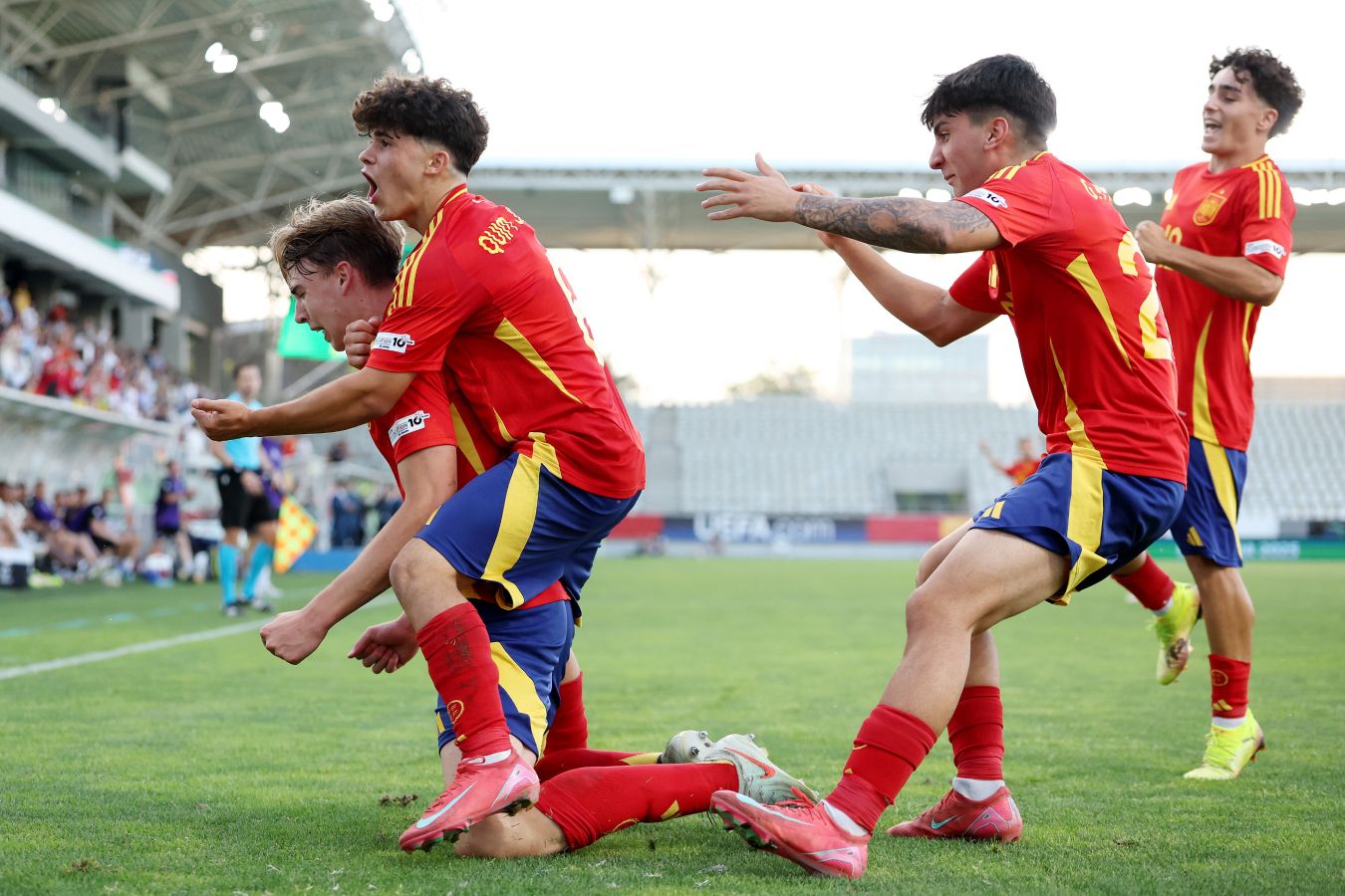 Испания U19 победила Германию в матче с 11 голами и вышла в финал чемпионата Европы - Чемпионат