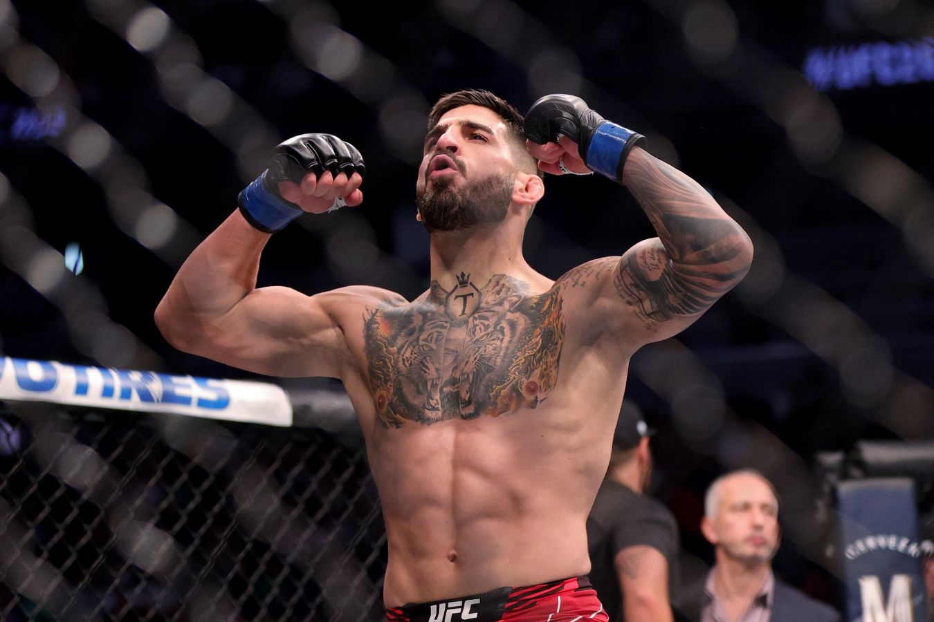 Илия Топурия показал, как укрепляет мышцы пресса - Чемпионат