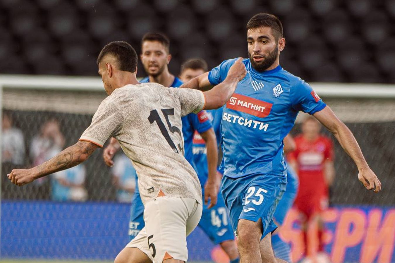 «Краснодар» обыграл «Динамо» Мх, игроки получили восемь жёлтых и пять красных карточек - Чемпионат