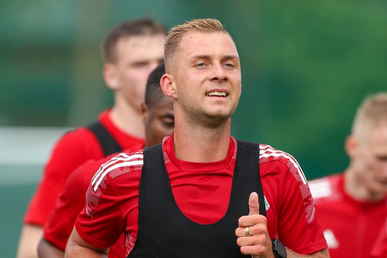 «Бешикташ» сделал новое предложение «Локомотиву» по Баринову, увеличив ...