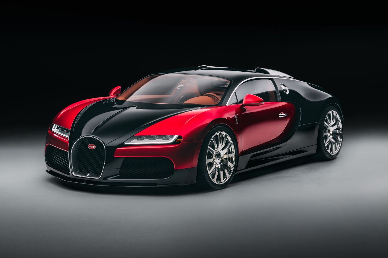 В Bugatti построили уникальный гиперкар в честь создателя Veyron ...