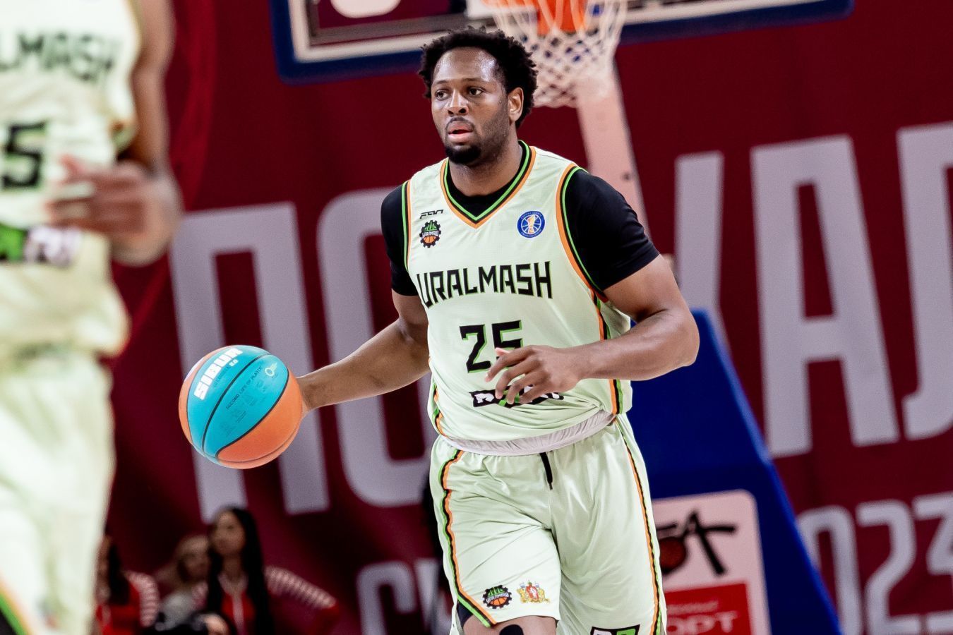 Стал известен следующий шаг лидера «Уралмаша» Тайрелла Нэльсона на ...