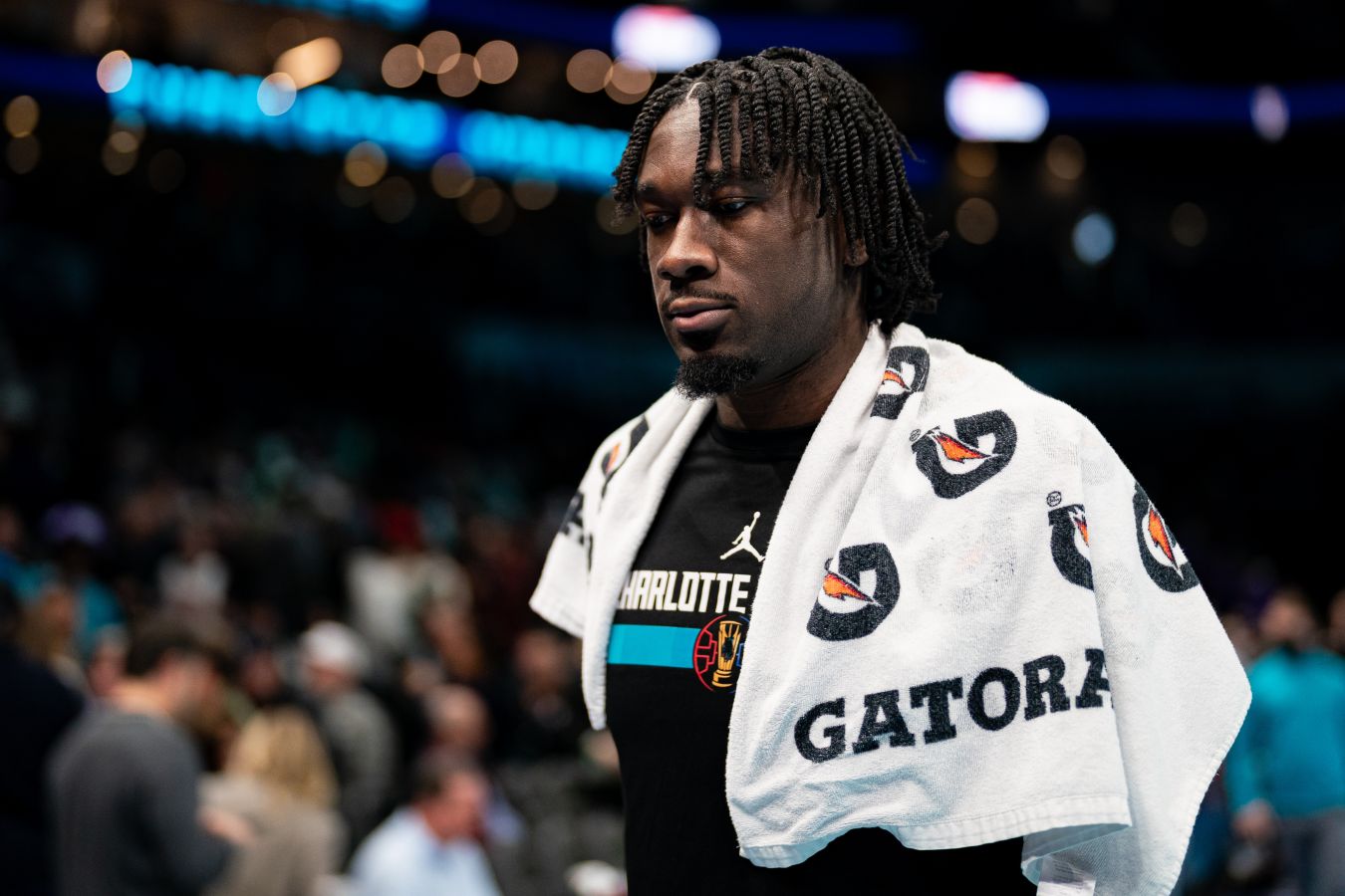 Инсайдер рассказал о будущем форварда «Шарлотт», обмен которого в ...