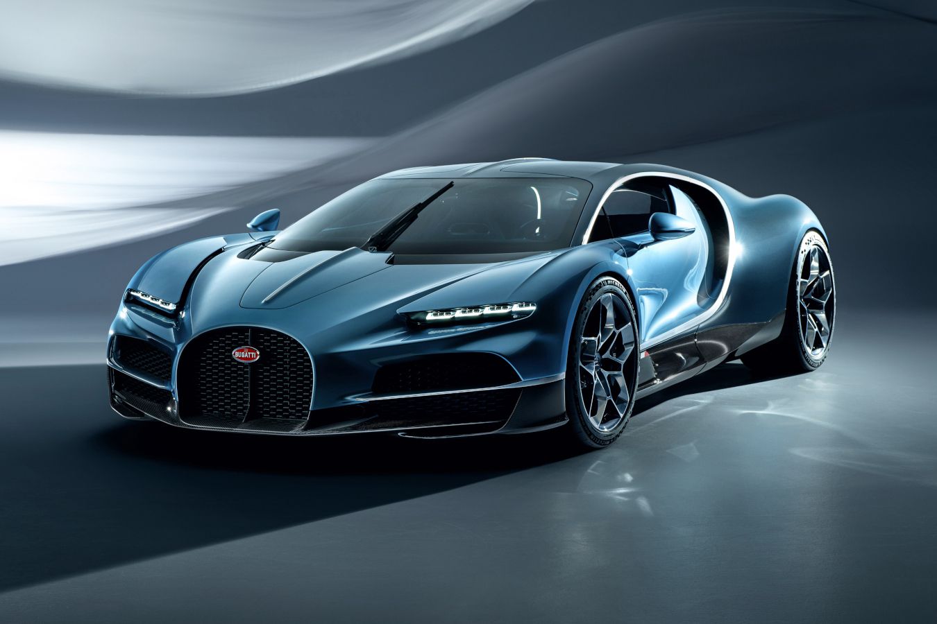 Bugatti представила новый гиперкар. Он способен развивать 445 км/ч ...