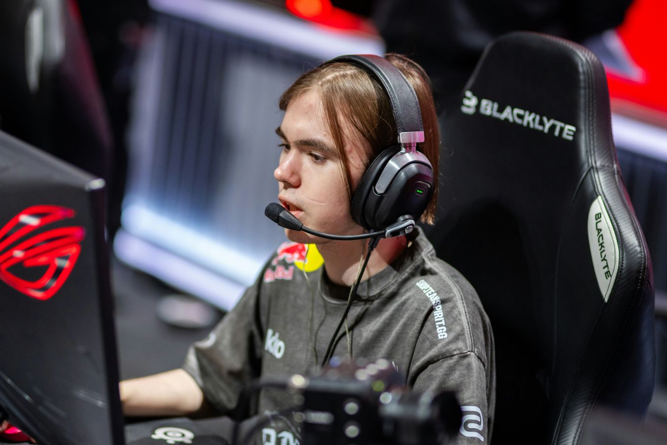 Team Vitality выбила Team Spirit из BLAST Rivals Fall — 2025 по CS 2 - Чемпионат