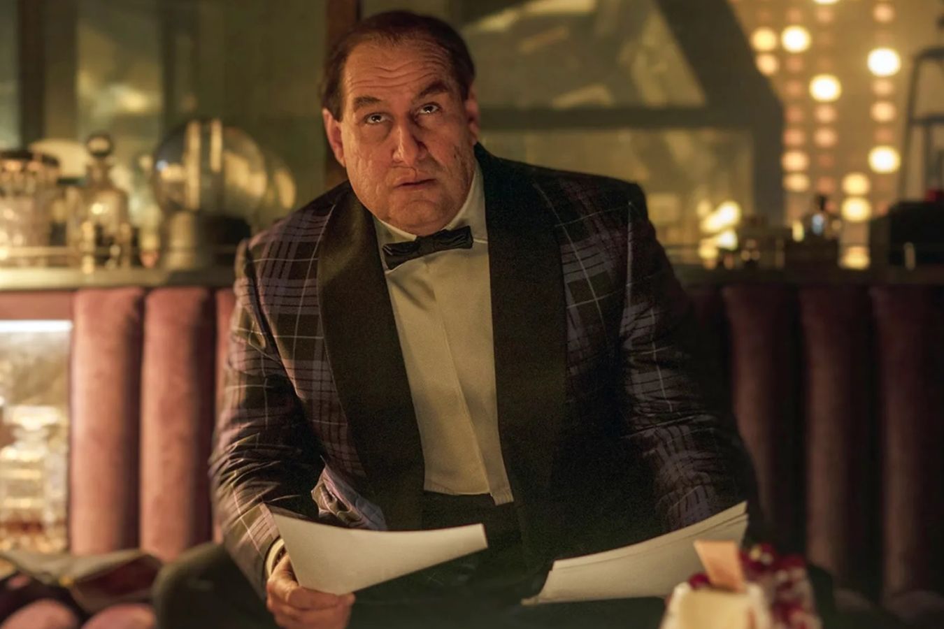 «Он меня немного достал»: Колин Фаррелл — о роли Пингвина в сериале от ...