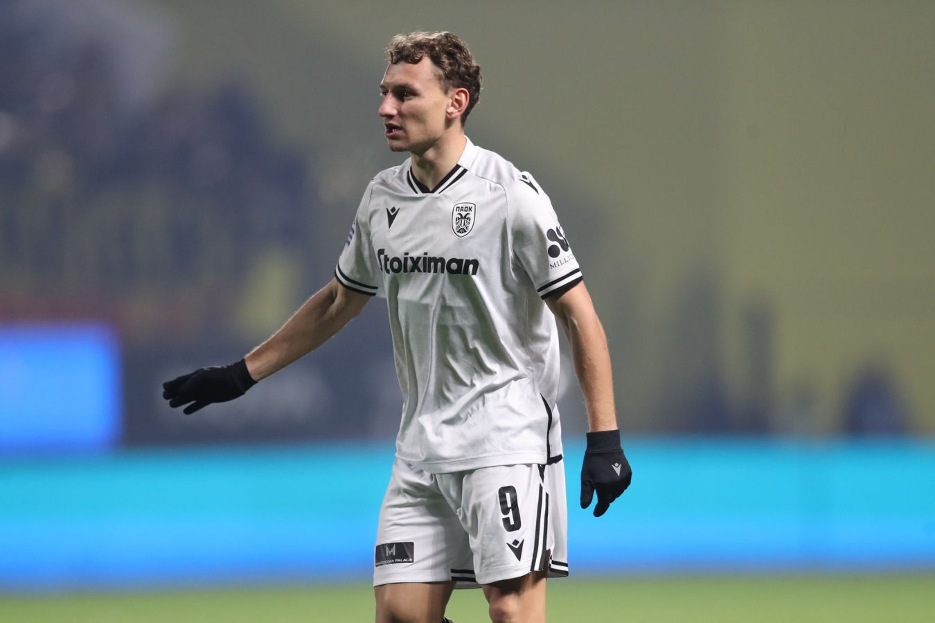 «По пути в Австрию, читаю свежую прессу». Чалов отреагировал на слухи ...