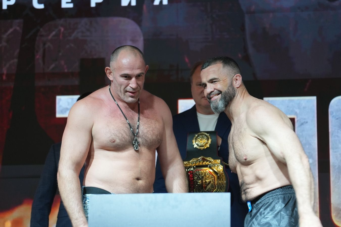 Алексей Олейник и Оли Томпсон проведут реванш в Екатеринбурге - Чемпионат