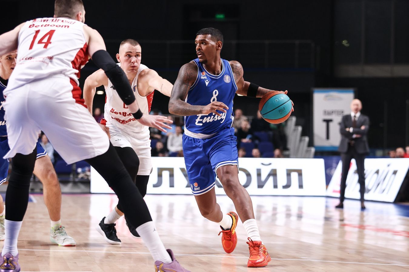 «Енисей» объявил об уходе Ксэвьера Ратэн-Мэйса - Чемпионат