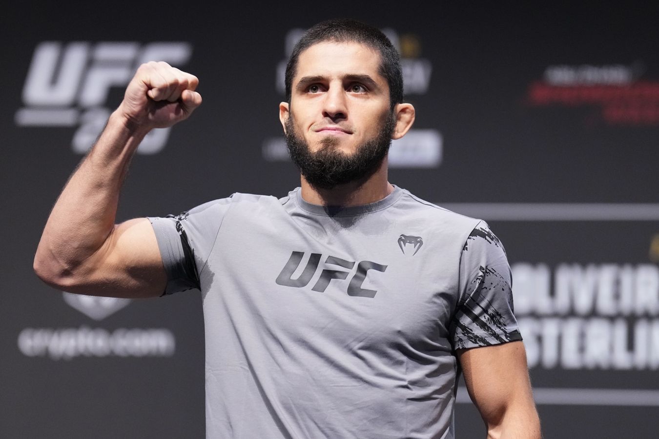 Чемпион UFC Махачев выбрал самого сильного футболиста из состава ...