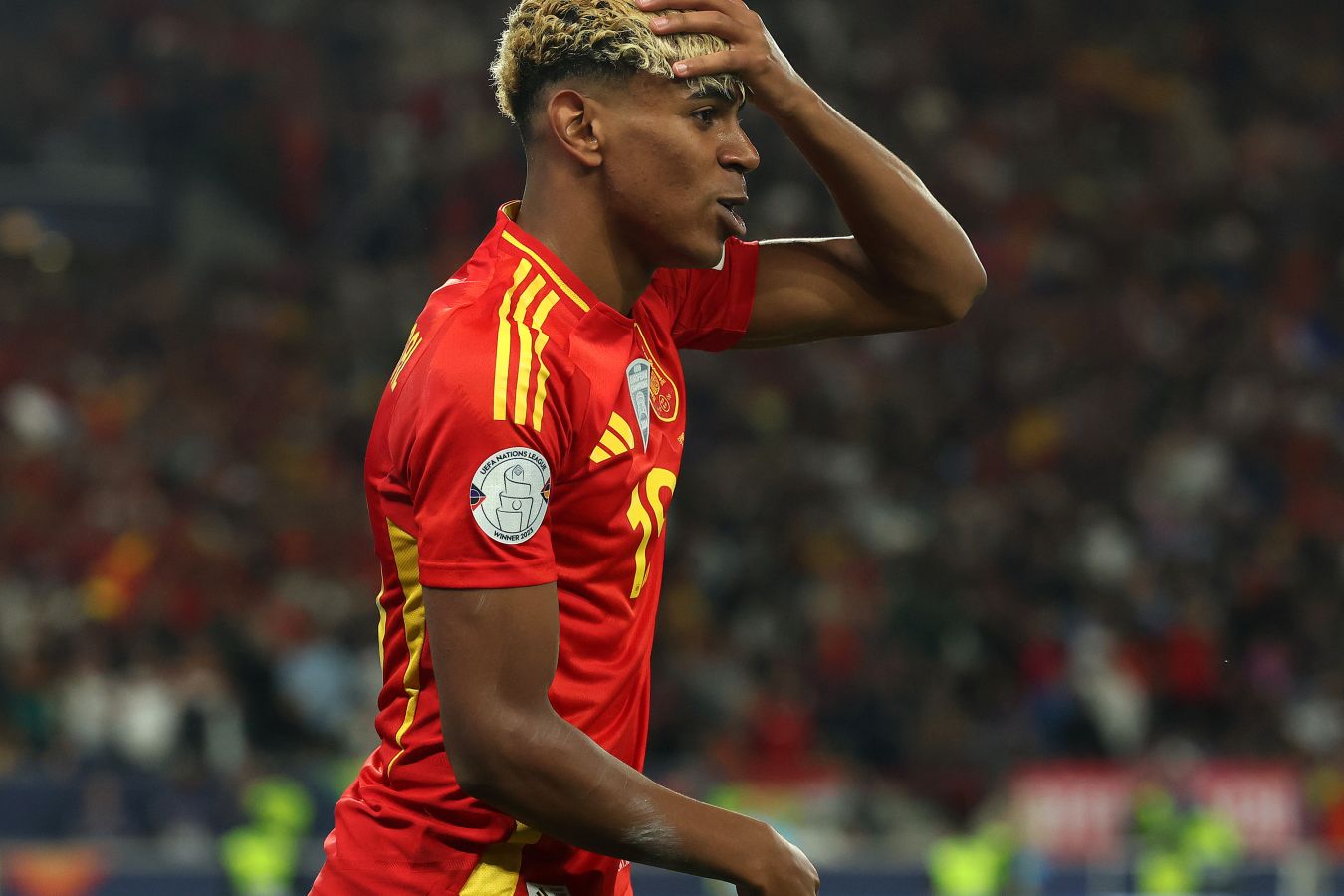 Эммануэль Пети объяснил, почему Ламин Ямаль хочет играть под 10-м ...