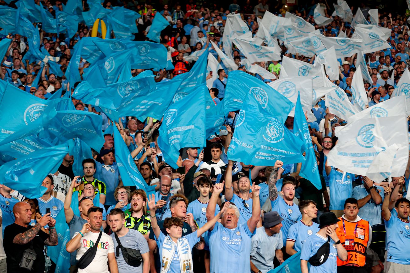 Фанаты «Сити» перед игрой с «Реалом» вывесят баннер, посвящённый ...