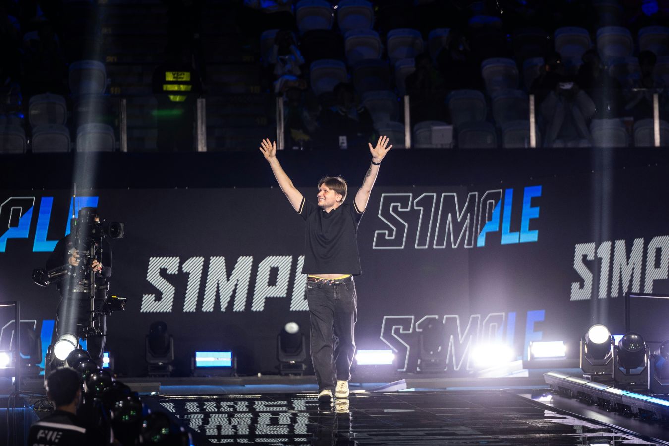 Возвращение s1mple на про-сцену Counter-Strike 2: все о переходе Симпла в FaZe Clan по CS 2 ...